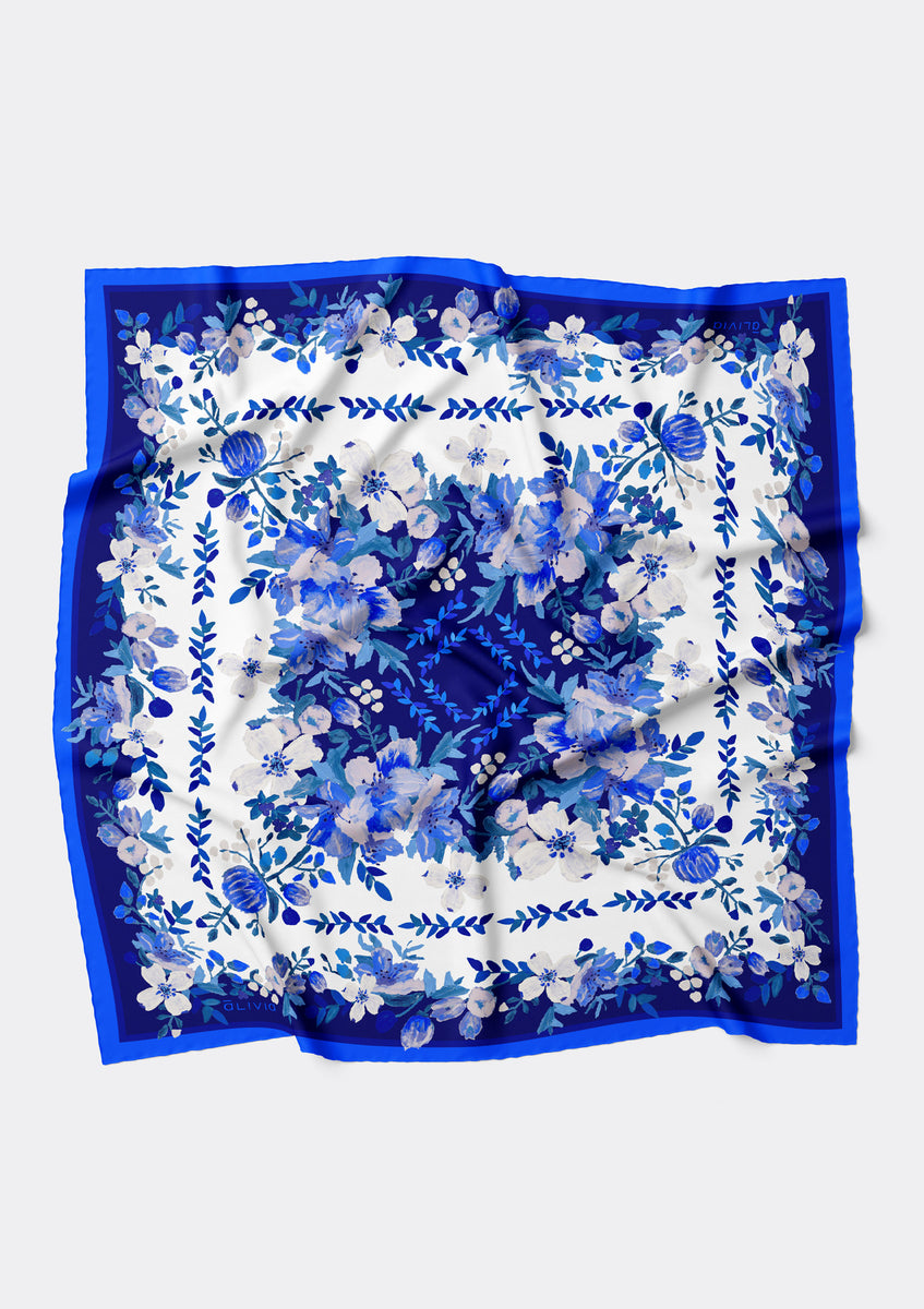 The Signature Scarf – Alivia